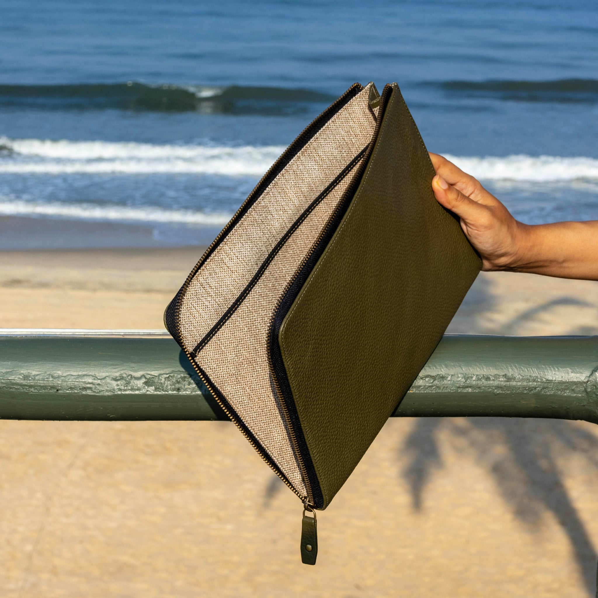 Leather Portfolio Zippered – Out of the Factory